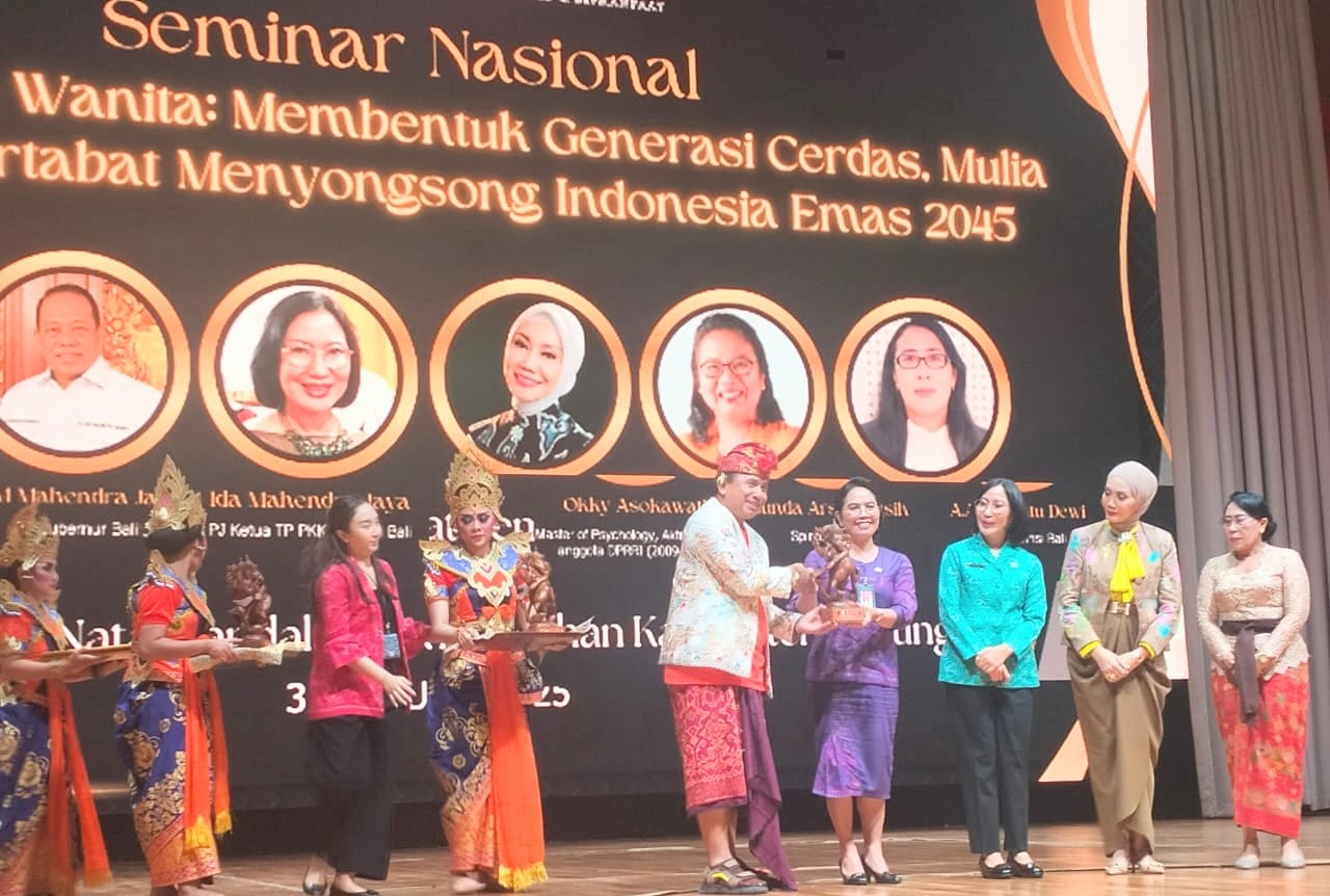 Seminar "Memuliakan Wanita": Membentuk Generasi Cerdas, Mulia dan ...